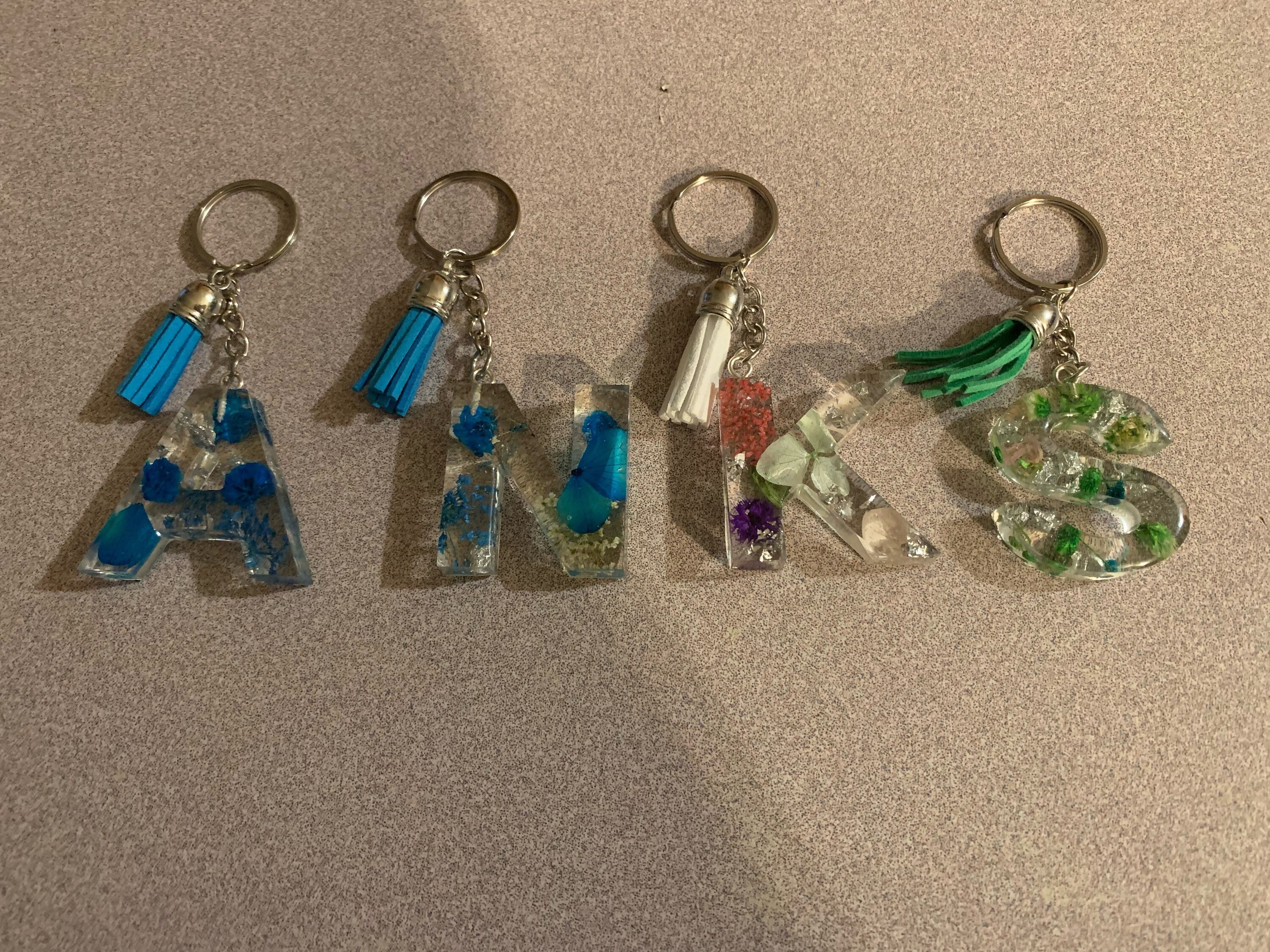 Resin Letter Keychain, Floral Letter Keychain, Dried Flower Letter ...