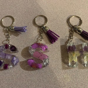 Resin Letter Keychain, Floral Letter Keychain, Dried Flower Letter ...