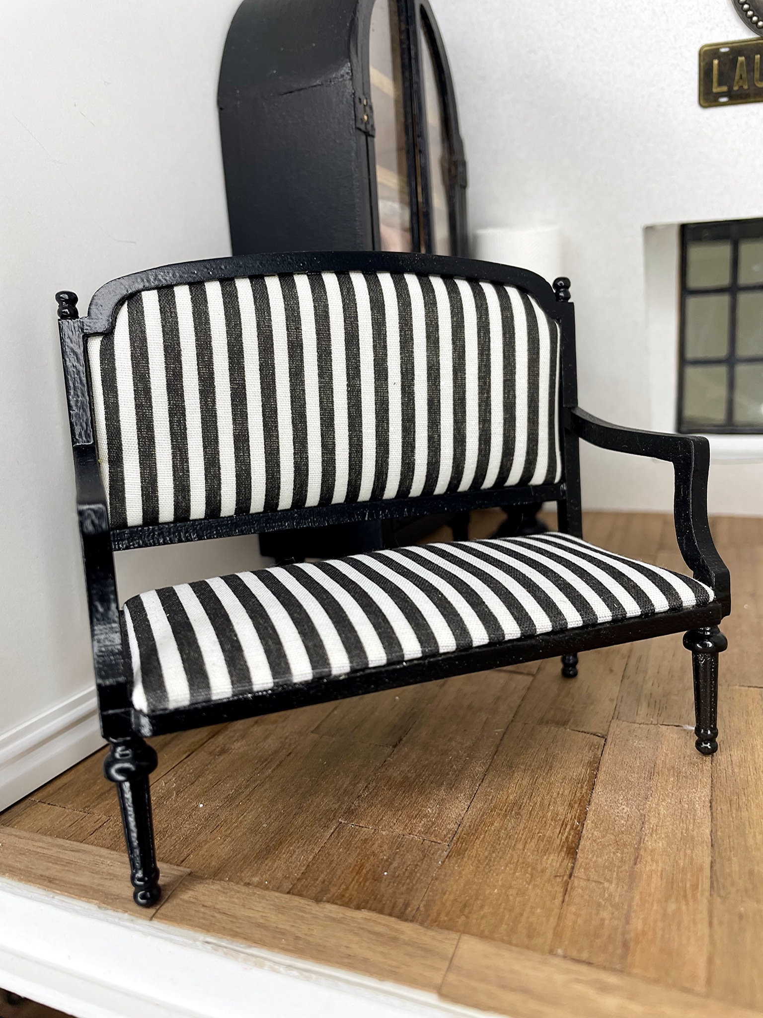 1:12 Scale Dollhouse Miniature Bench Black White, Modern Miniatures - Etsy
