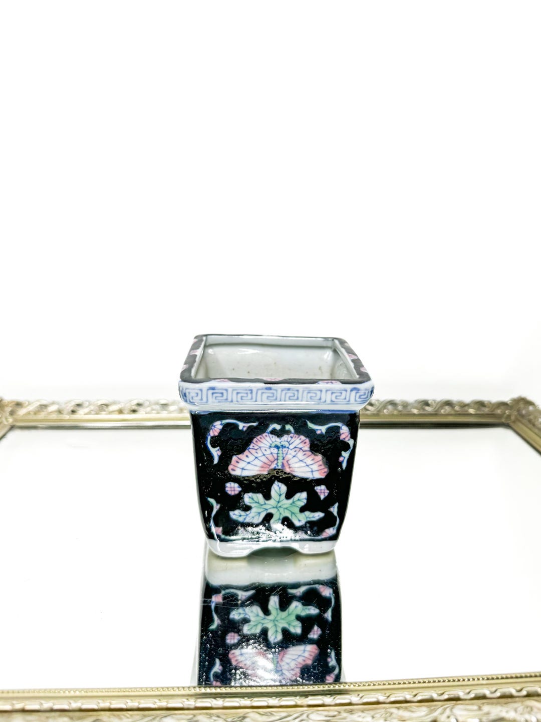 SMALL SQUARE PLANTER, Famille Nori Style Butterfly Square Footed ...