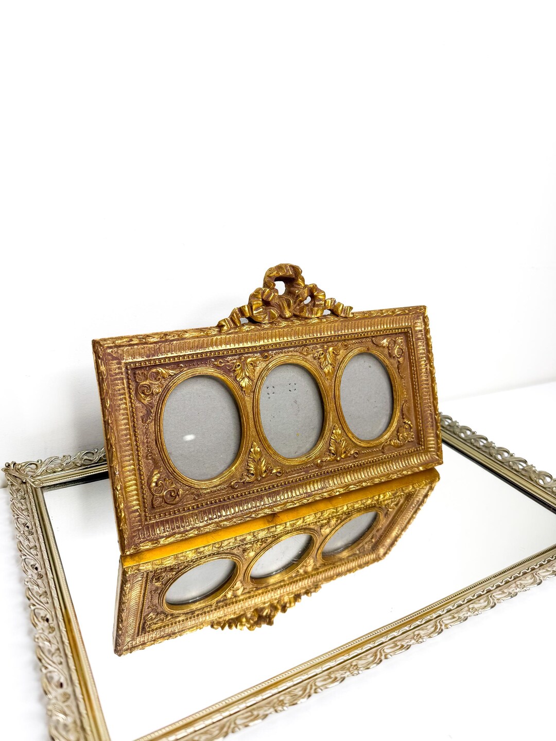 Vintage Barocco Style With Triple Oval Photo Frame in Hard Resin Desk ...