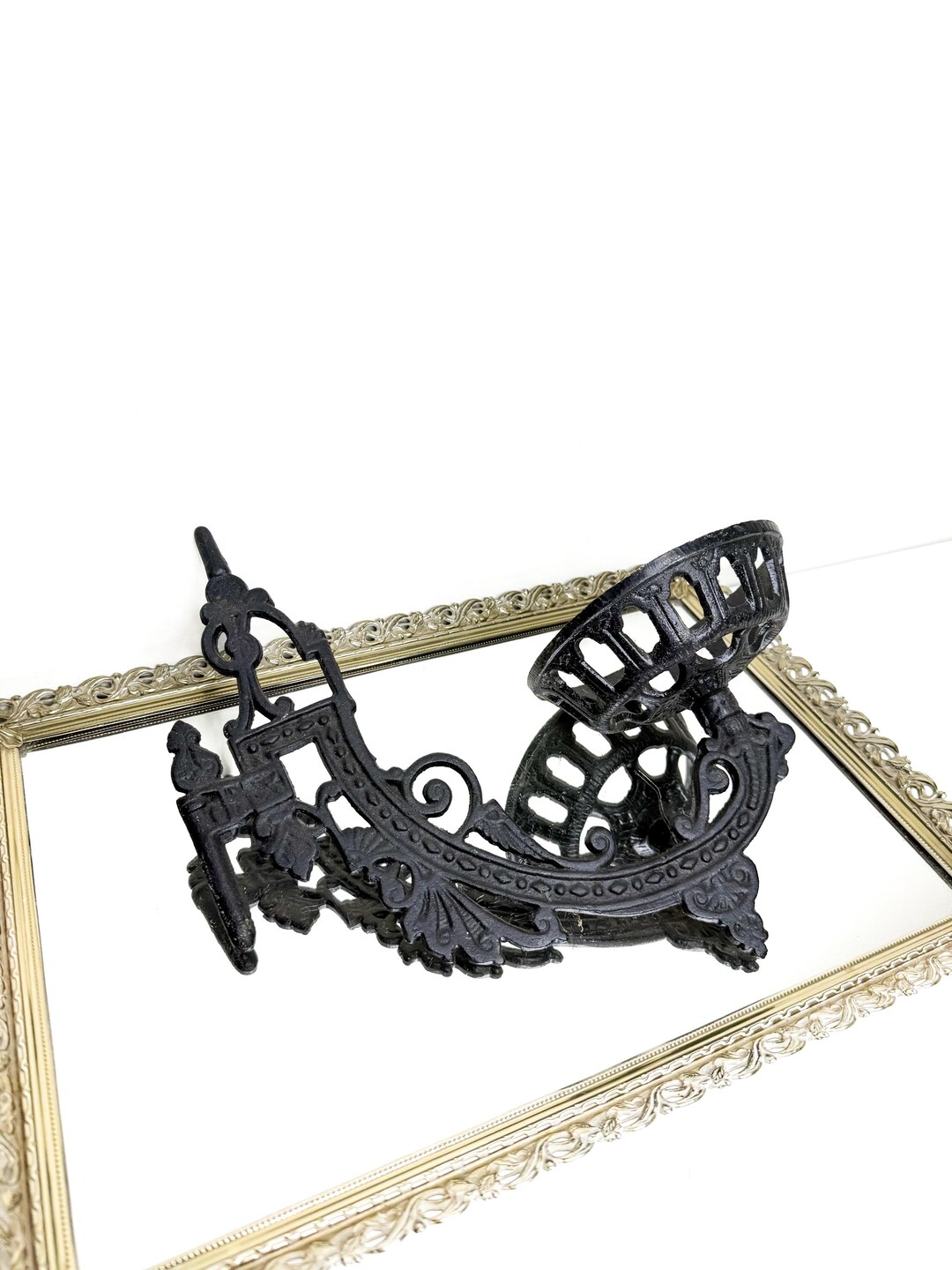 Single ANTIQUE CAST IRON Swing Arm Wall Mount Bracket - Etsy