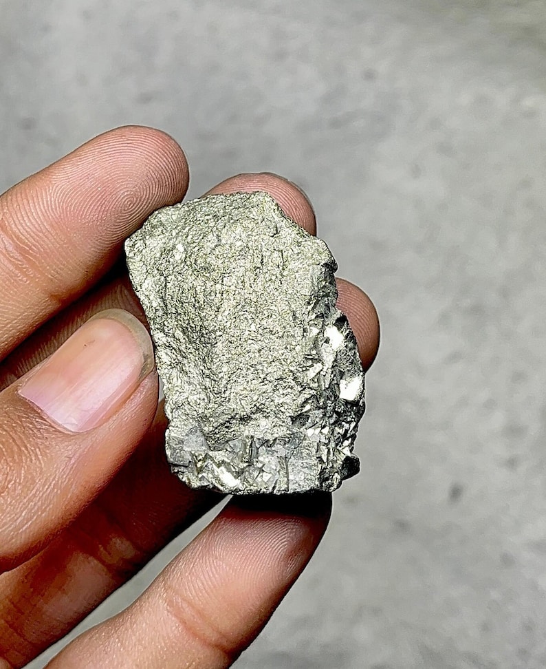 Raw Pyrite Stone – Uncut Crystal Palm Stone for Chakra Balancing ...