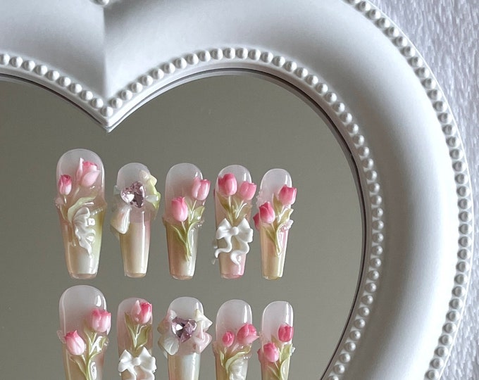 LYNETTE | Ditsy Coquette Floral Press on Nails | Hand Painted Flower ...