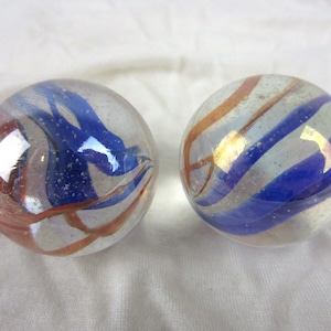 2 Boulders 35mm FUNFAIR Marbles Glass Ball Clear Red Blue Ribbon 6 Vane ...