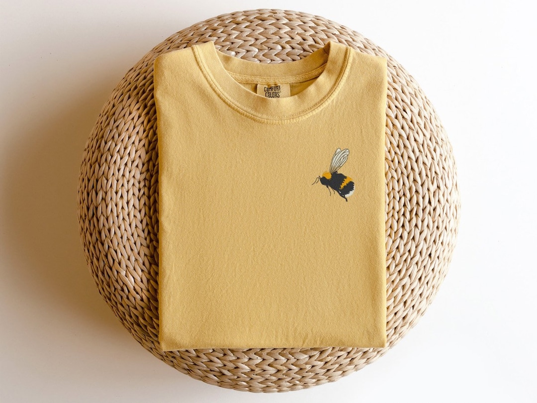 Embroidered Bumblebee Tee, Cottagecore Clothes, Bumblebee Lover Gift ...
