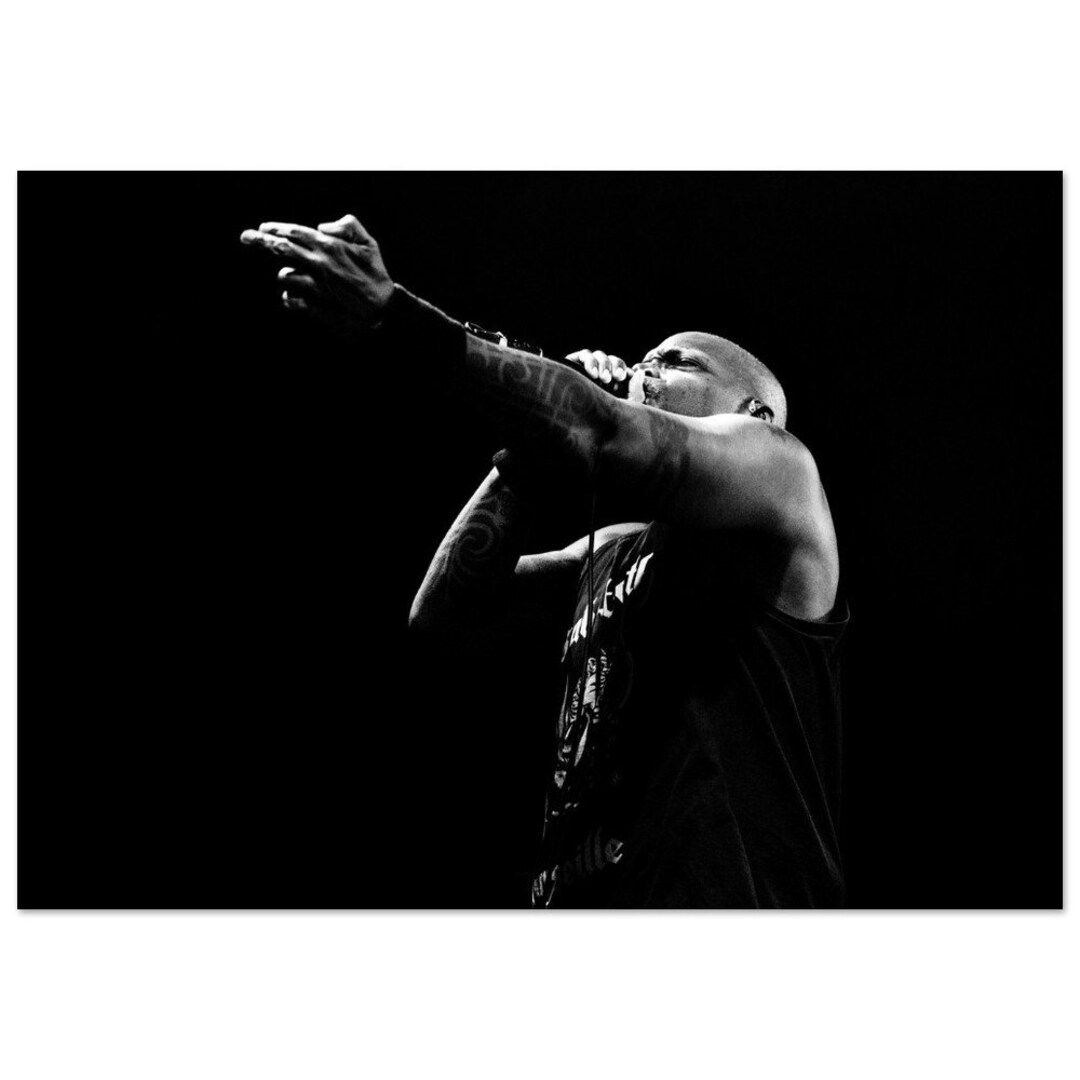 Derrick Green of Sepultura Poster - London 2022 Concert Silhouette ...