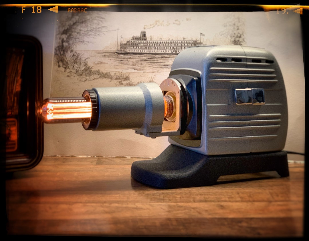 Steampunk Jules Verne Theme / Upcycling Table Lamp From a Germany Slide ...