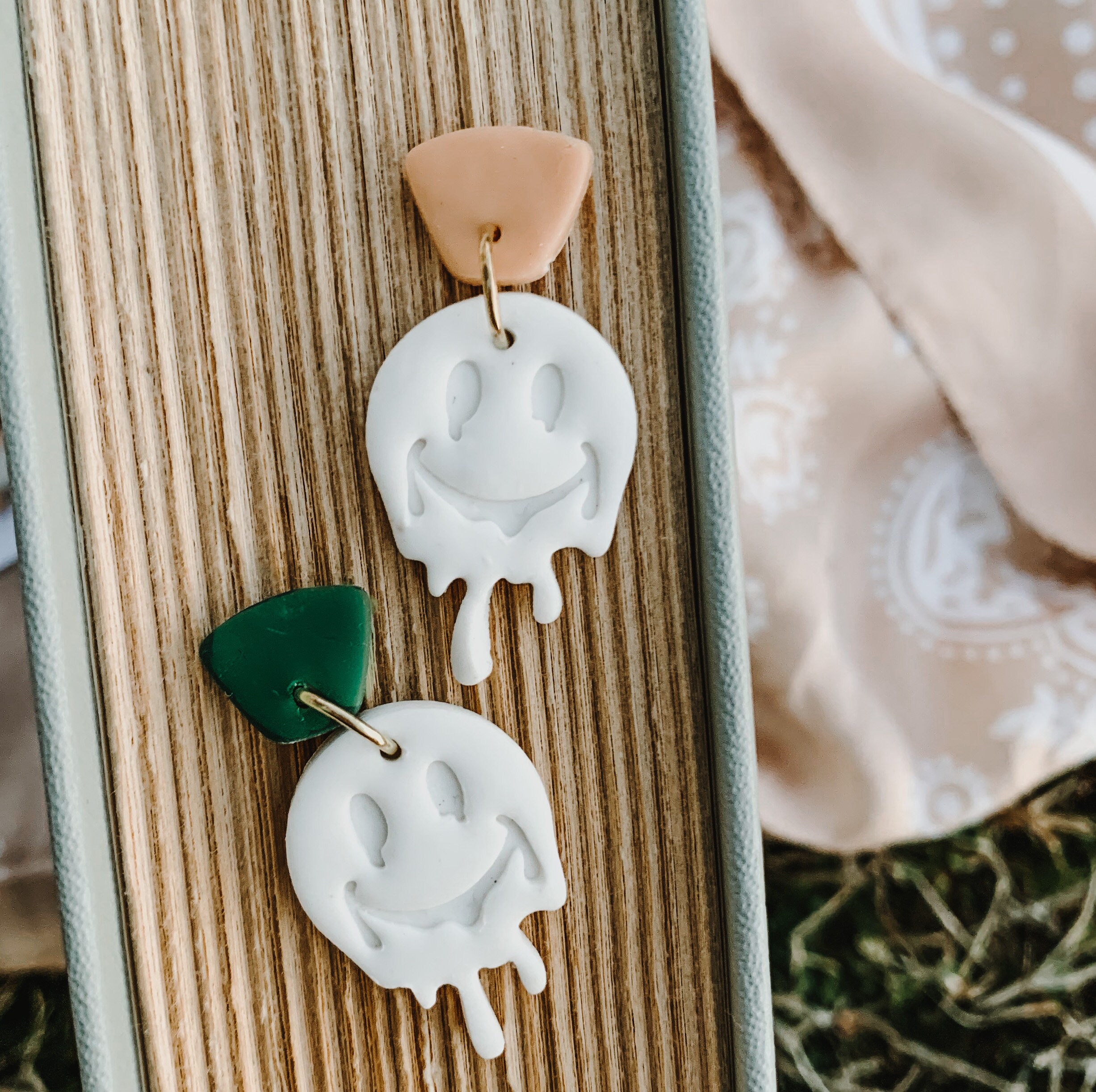 White Droopy Smiley Face - Etsy