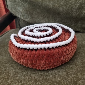 Large Crochet Cinnamon Roll Pillow Plushie With Icing - Etsy