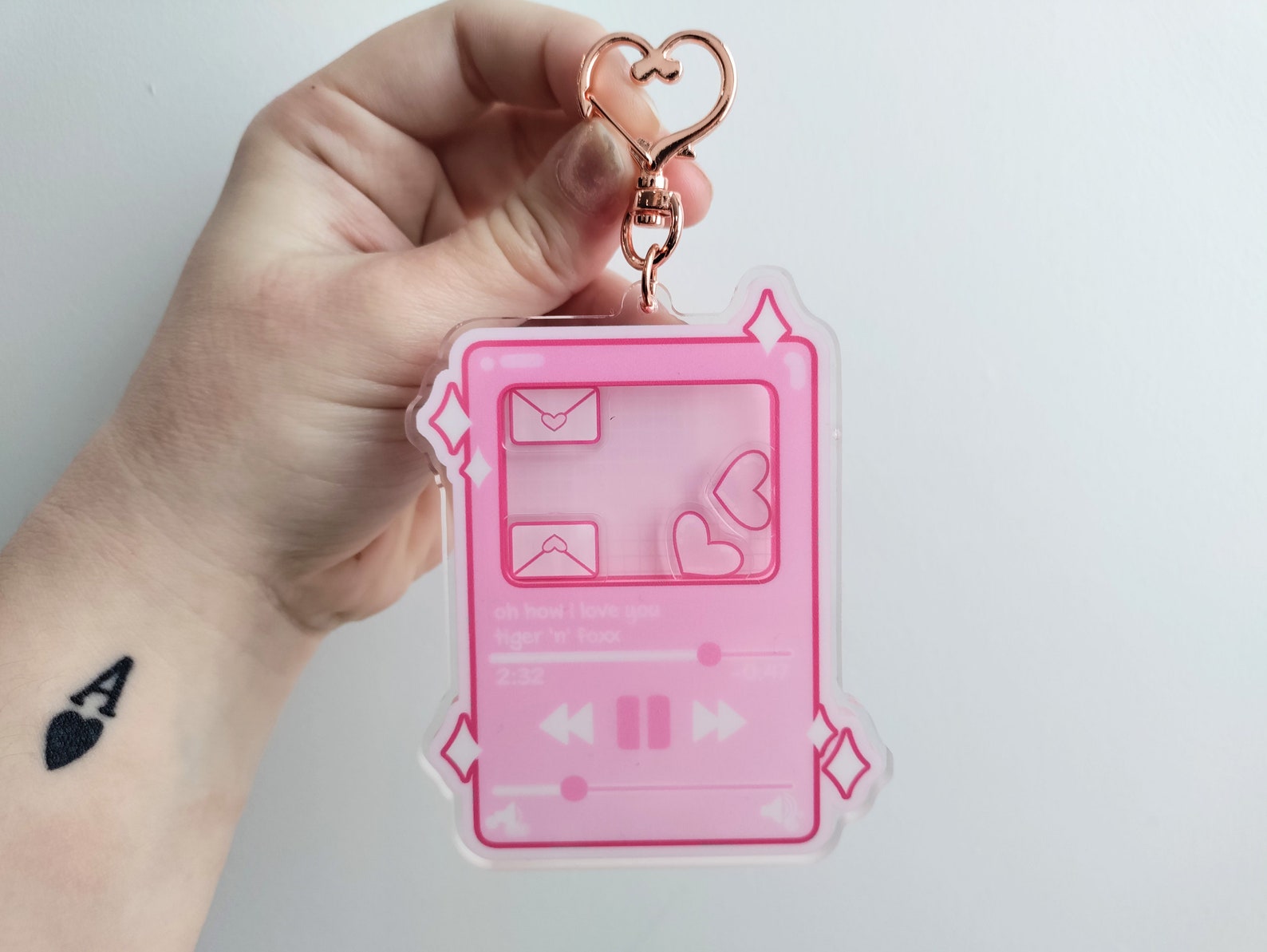 Aesthetic Charm - Acrylic Keychain - Mp3 Player - Kawaii - Animation ...