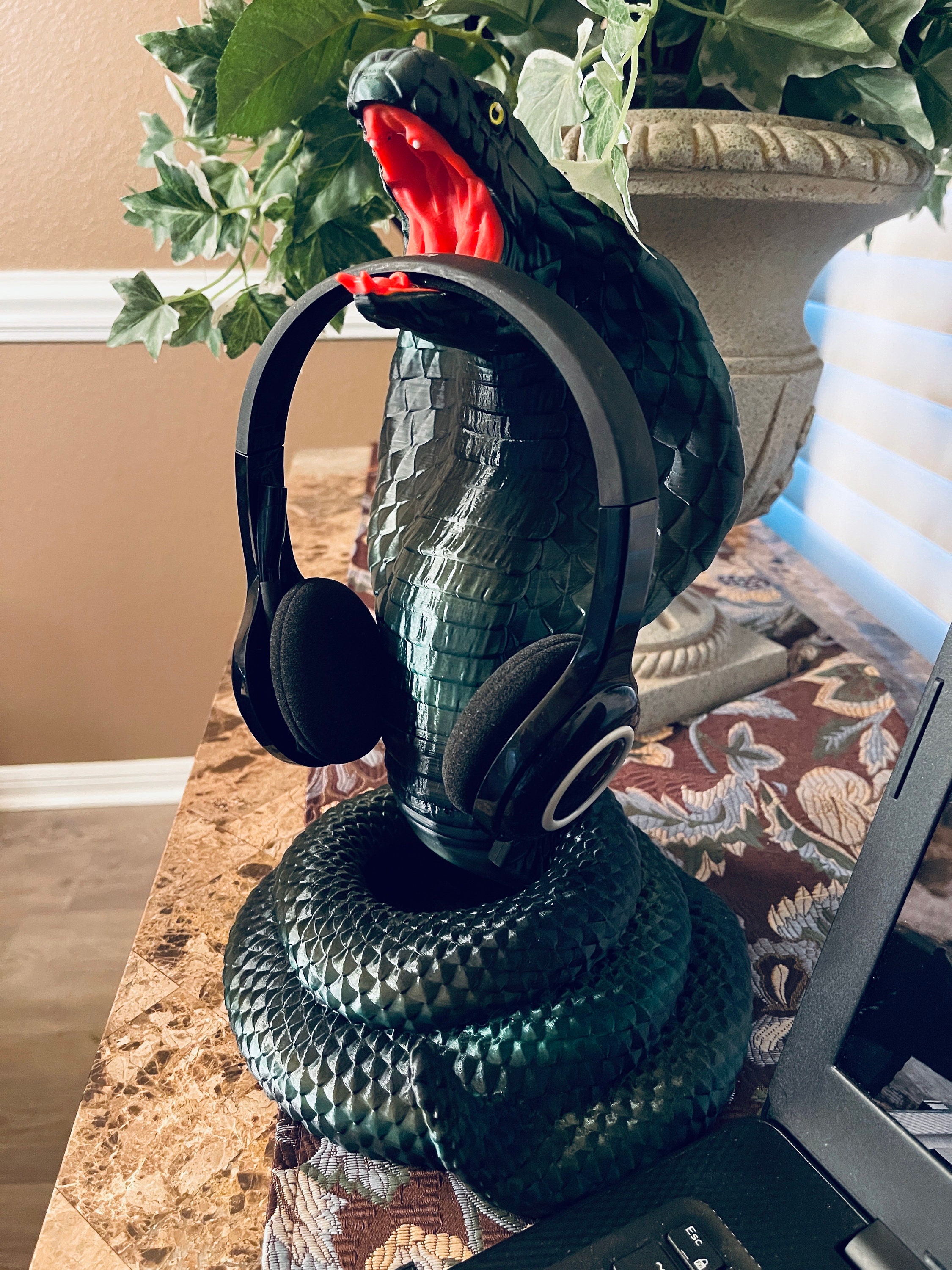 3D Printed King Cobra Headphone Holder, Stylish and Functional Snake ...