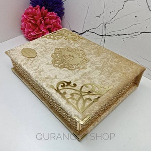 English Arabic Quran, Quran Gift Set, Quran With Velvet Box and Tasbih ...