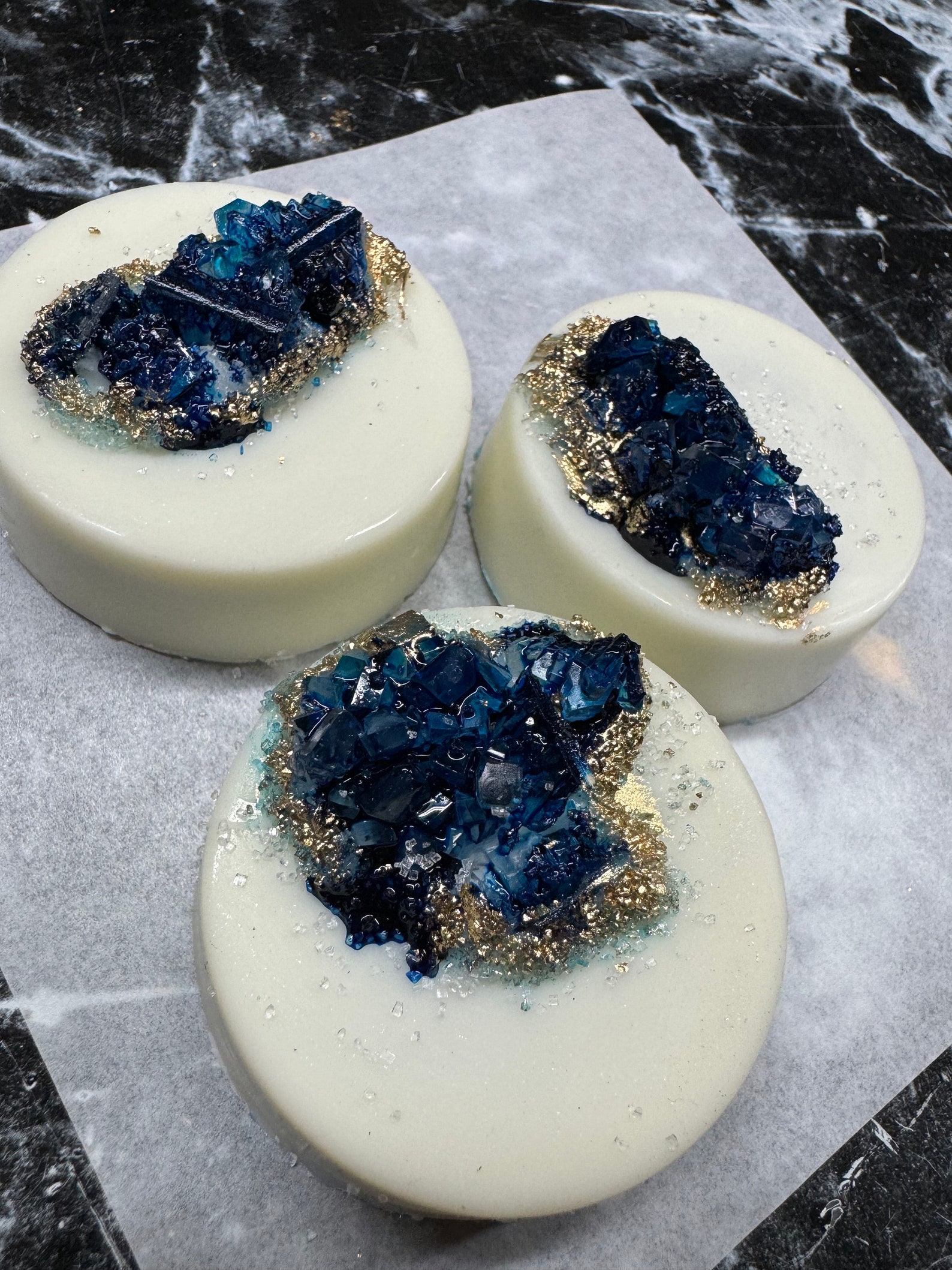 How to Make Edible Geode Crystals Edible Crystal Topping Color Crystals ...