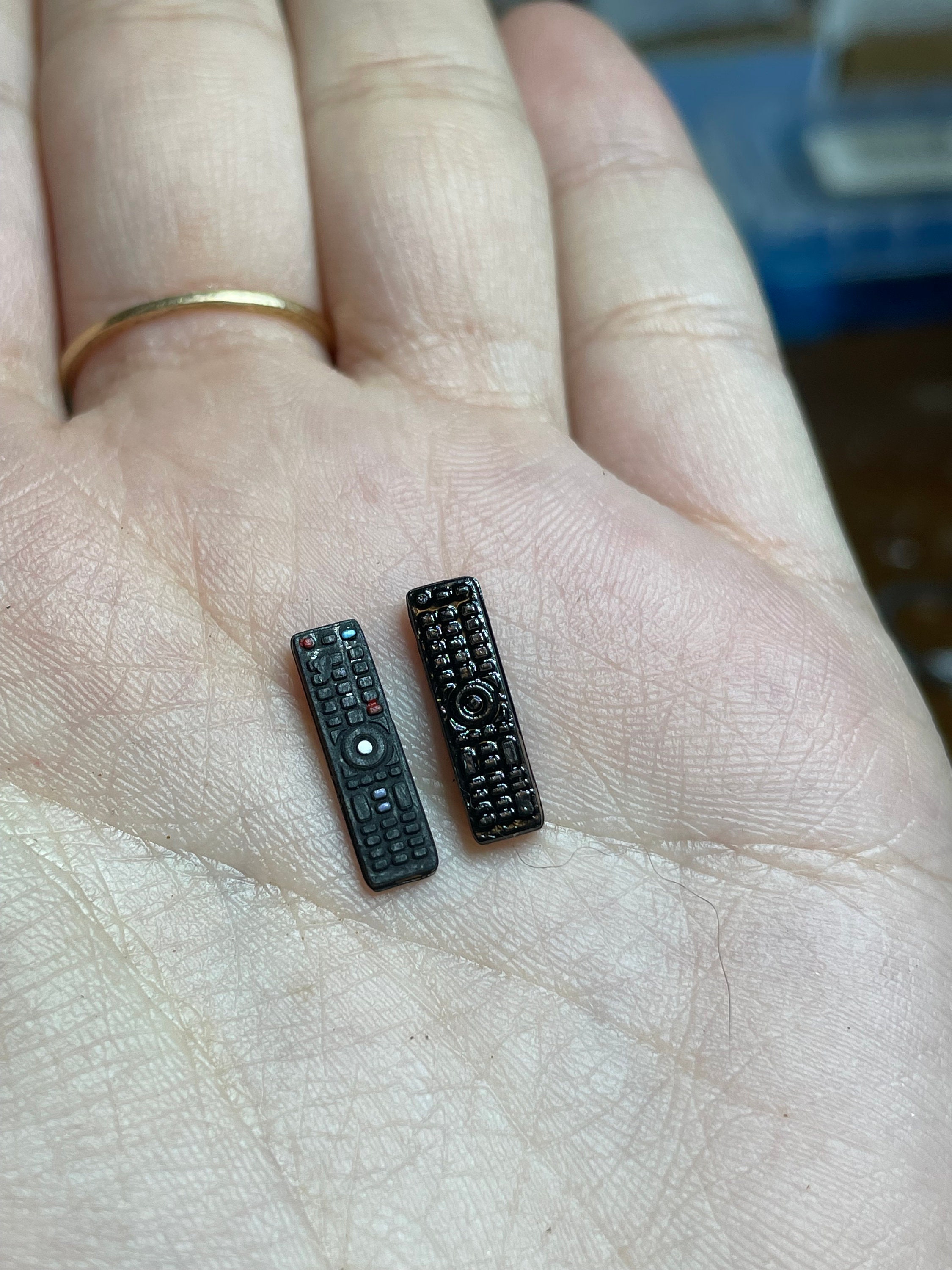 Miniature Remote STL 1:12 Scale TV Remote for Dollhouse 3D Printable ...