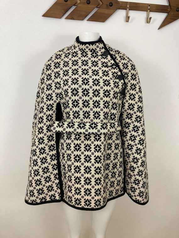 Welsh tapestry cape - Gem