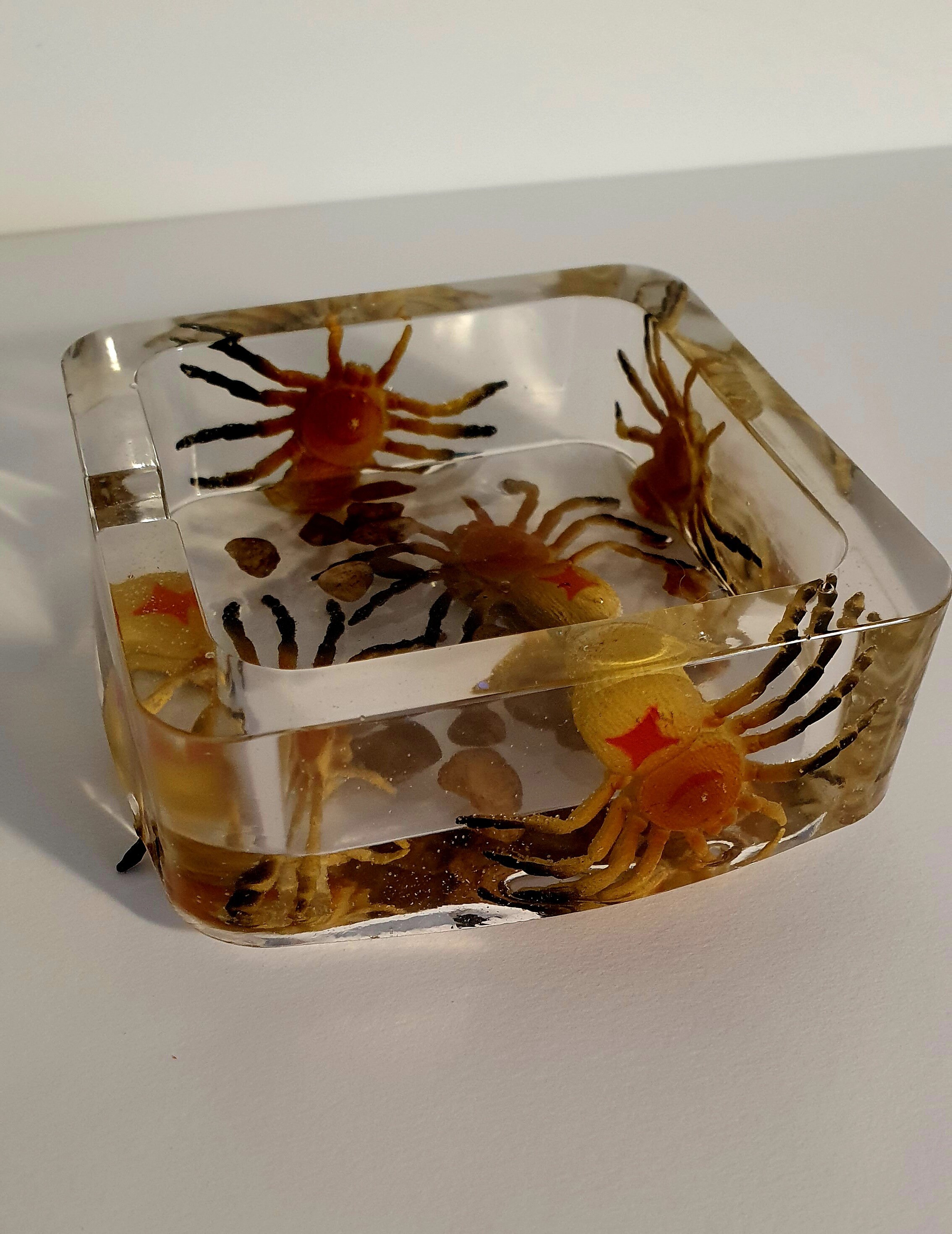 Resin Ashtray With Floating Spiders, Cigarette Ashtray, Cigar Ashtray ...