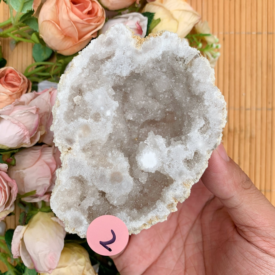 Natural White Quartz Geode, Crystal Quartz Geodes, Opened Quartz Geodes ...