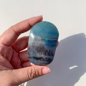 1PC Handmade Trolleite Crystal Palm Stone Natural Blue, Essential for ...