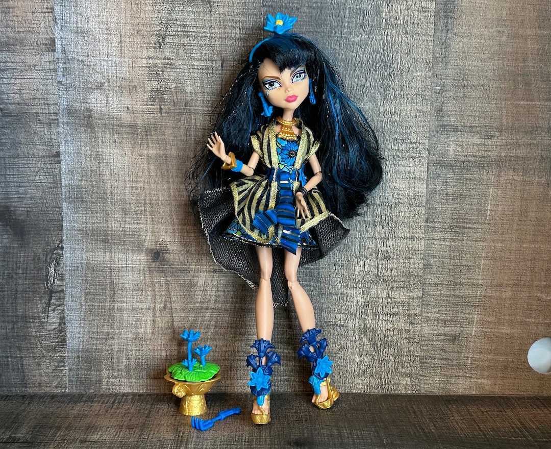 Cleo De Nile Gloom & Bloom Monster High Doll - Etsy