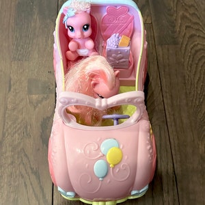 My Little Pony Pinkie Pie's Playhouse and Family Convertible With ...