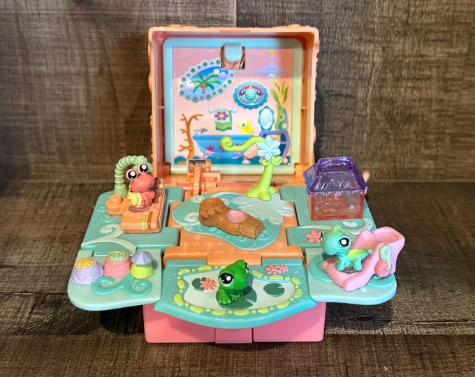 Littlest Pet Shop Teeniest Tiniest Mini Pop-up Playset W/h Crab, Frog ...