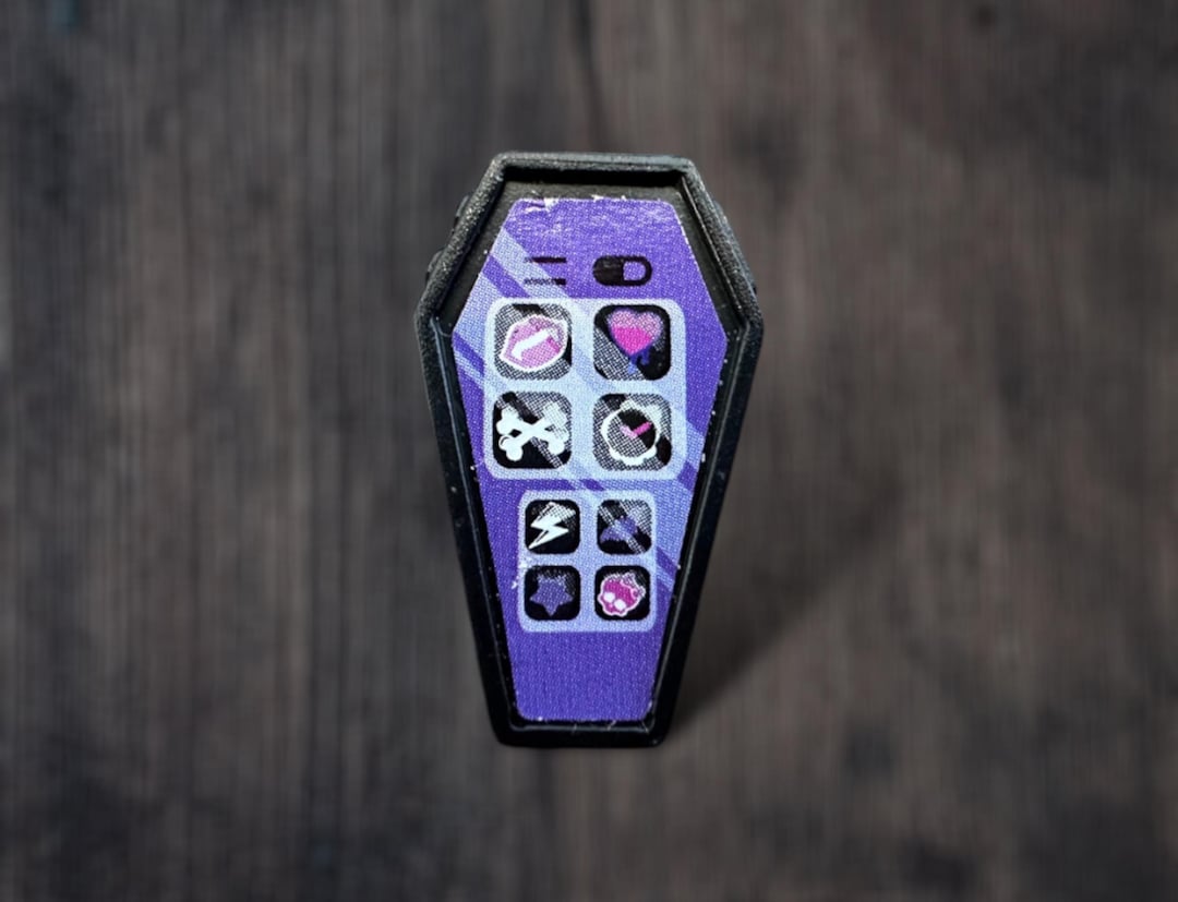 Spectra Vondergeist ~ Ghouls Night Out ~ Icoffin Phone - Etsy