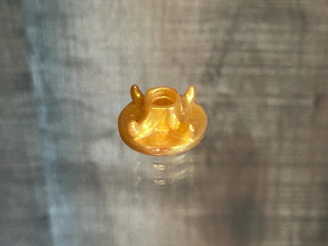 Clawdeen Wolf ~ Dead Tired Room to Howl Bunk Bed Playset ~ Gold Bed ...