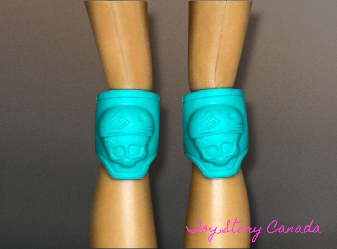 Lagoona Blue ~ Skultimate Roller Maze ~ Knee Pads - Etsy