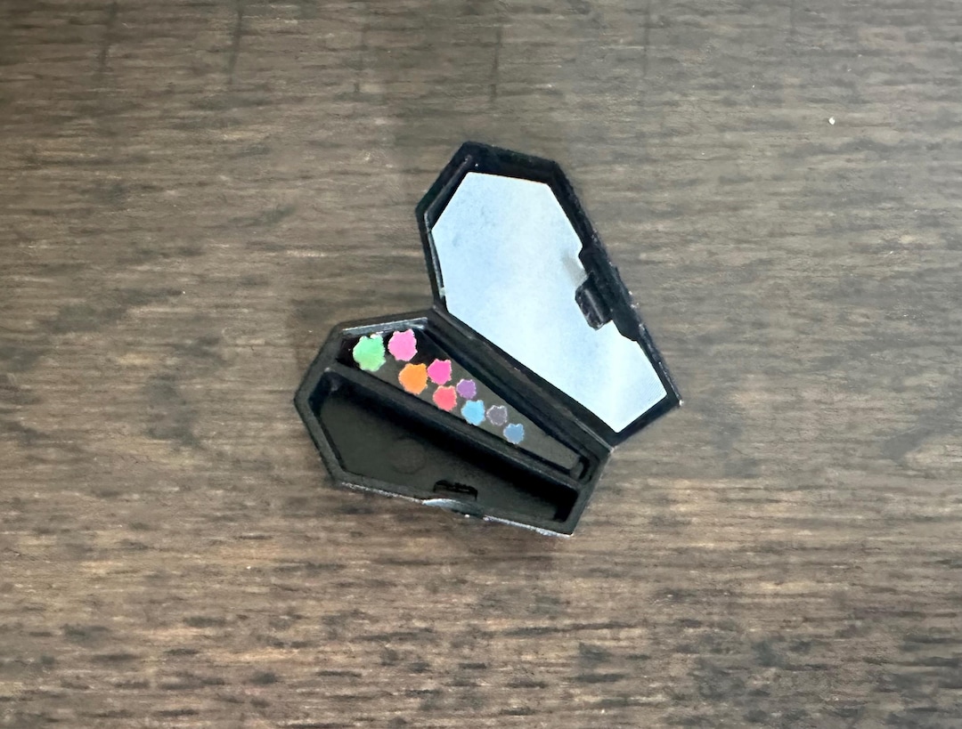 Clawdeen Wolf Dead Tired Room to Howl Bunk Bed Playset Makeup Compact ...
