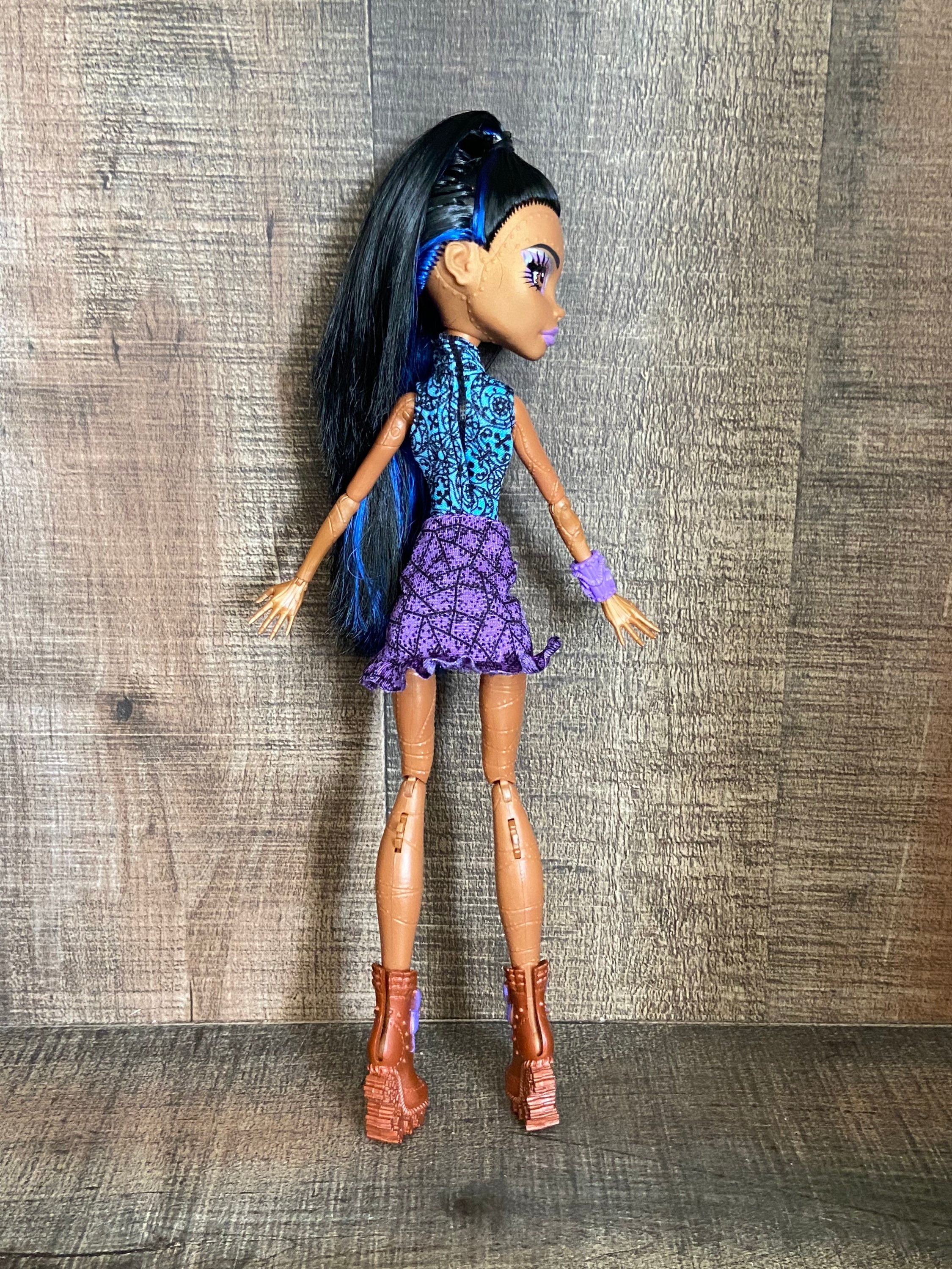 Robecca Steam Dance Class Doll