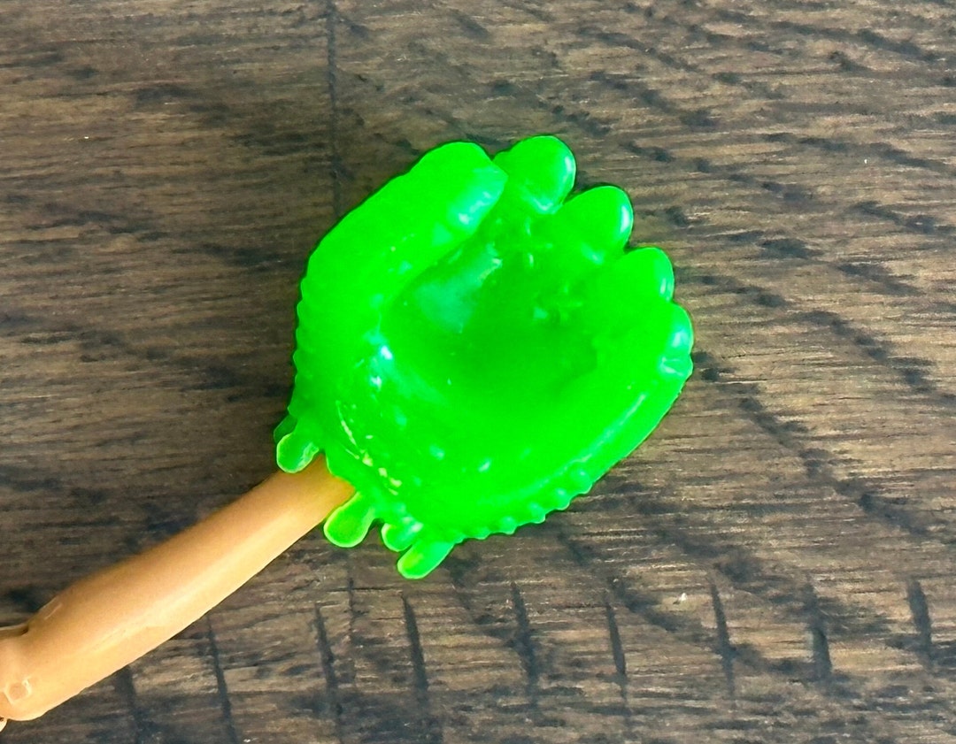 Clawdeen Wolf ~ Ghoul Sports ~ Baseball Glove - Etsy