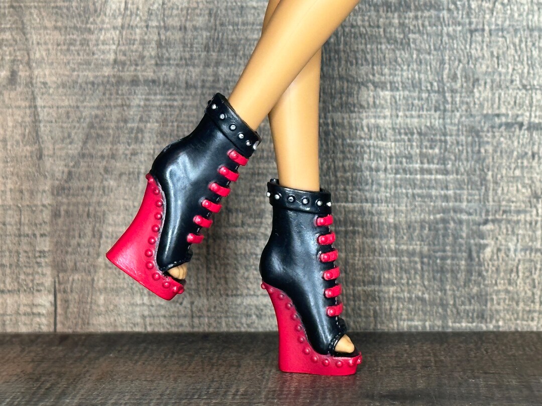 Toralei Stripe ~ Signature 1st Wave, Campus Stroll ~ Shoes - Etsy