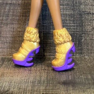 Clawdeen Wolf ~ Freaky Fusion, Save Frankie ~ Boots - Etsy