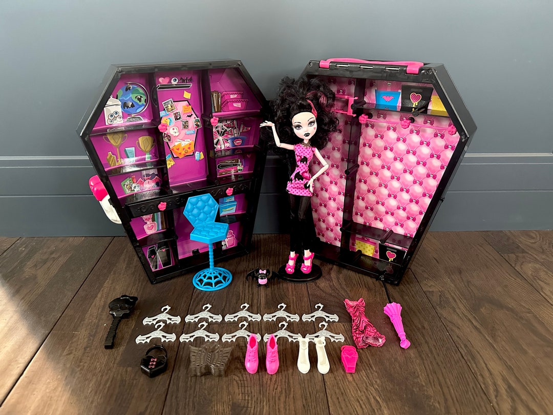 Draculaura Draculocker With Doll & Accessories! - Etsy