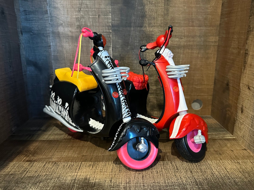 Monster High Werecat & Ghoulia Scooters ~ LOT of 2 - Etsy