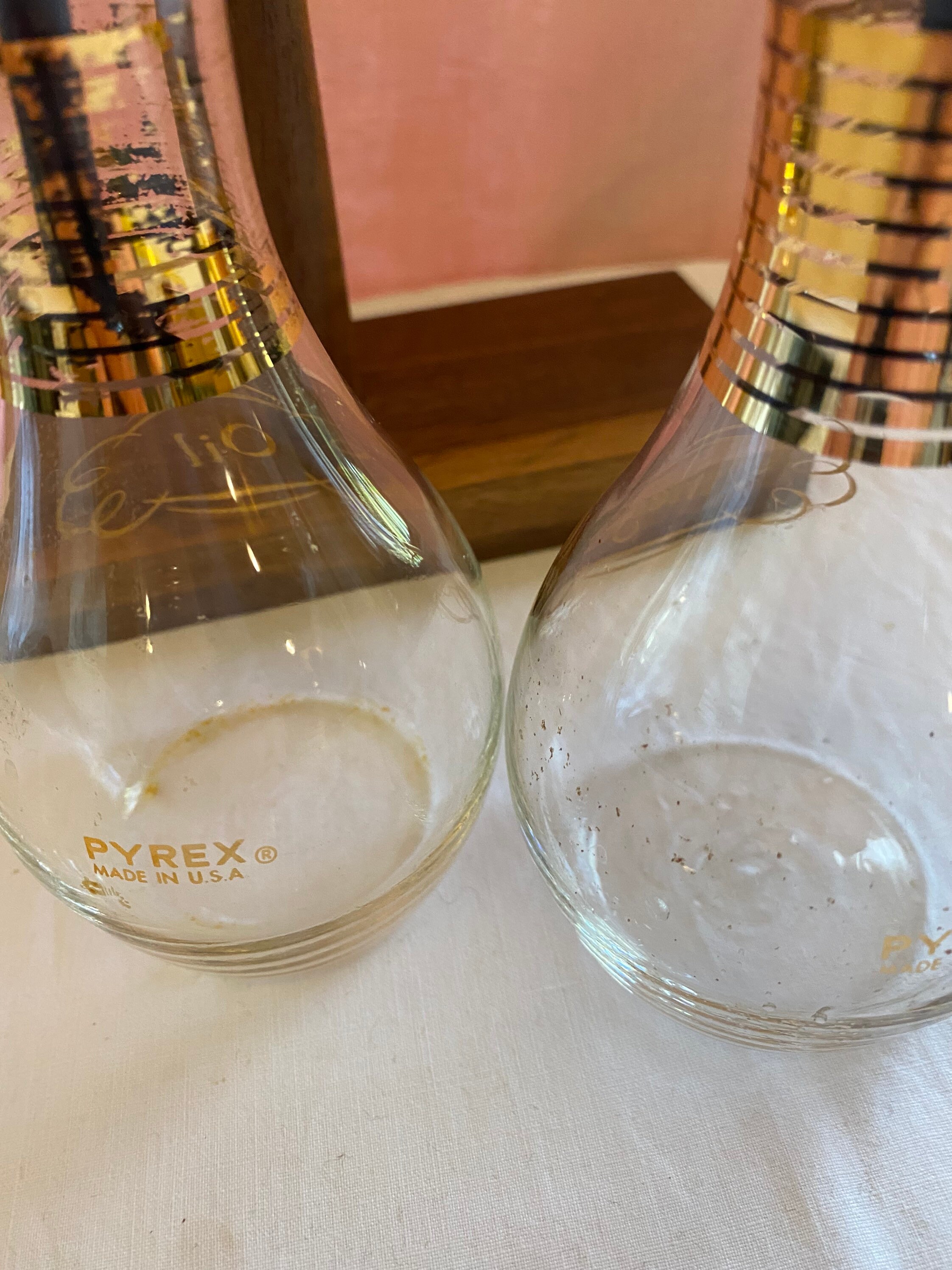 1960s Pyrex Oil and Vinegar Cruet Set on a Teak Wood Carrier. - Etsy