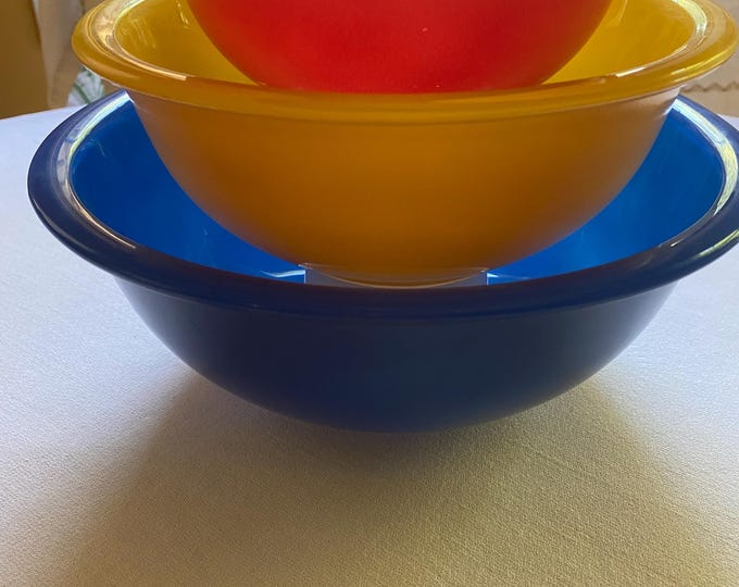 Vintage Primary Color Pyrex Mixing Bowl Set - Etsy