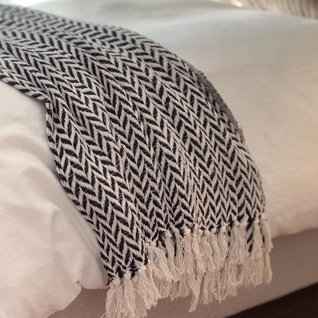 Luxury Woven 100% Cotton Deep Navy Blue / White Herringbone Sofa Throw ...