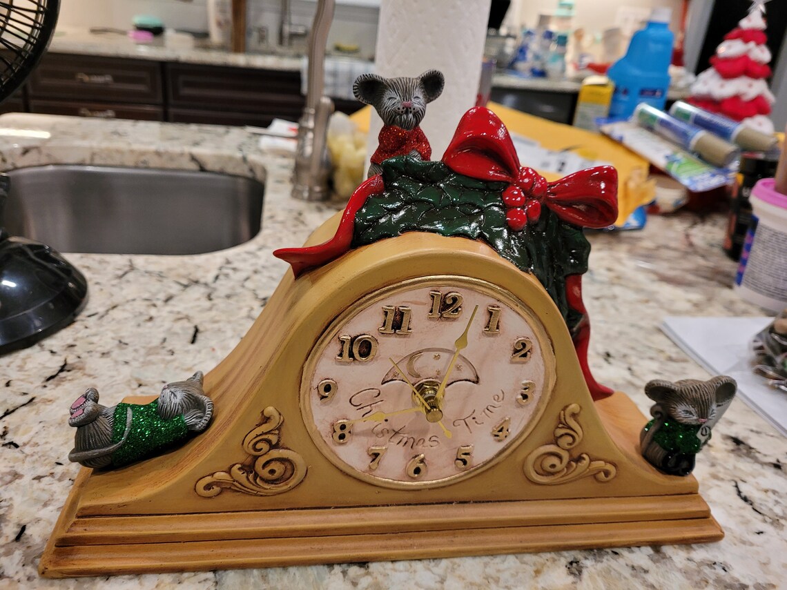 FREE USA Ship Mice on Working Mantle Clock Set Custom Finish - Etsy