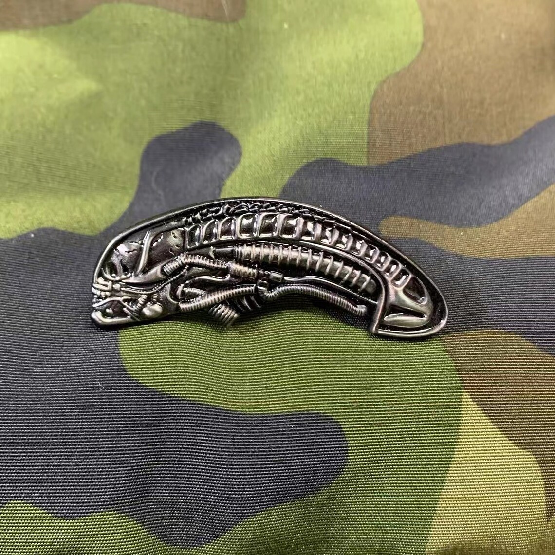 Alien Xenomorph Skull Enamel Pin Badge Aliens Giger Sci-fi - Etsy