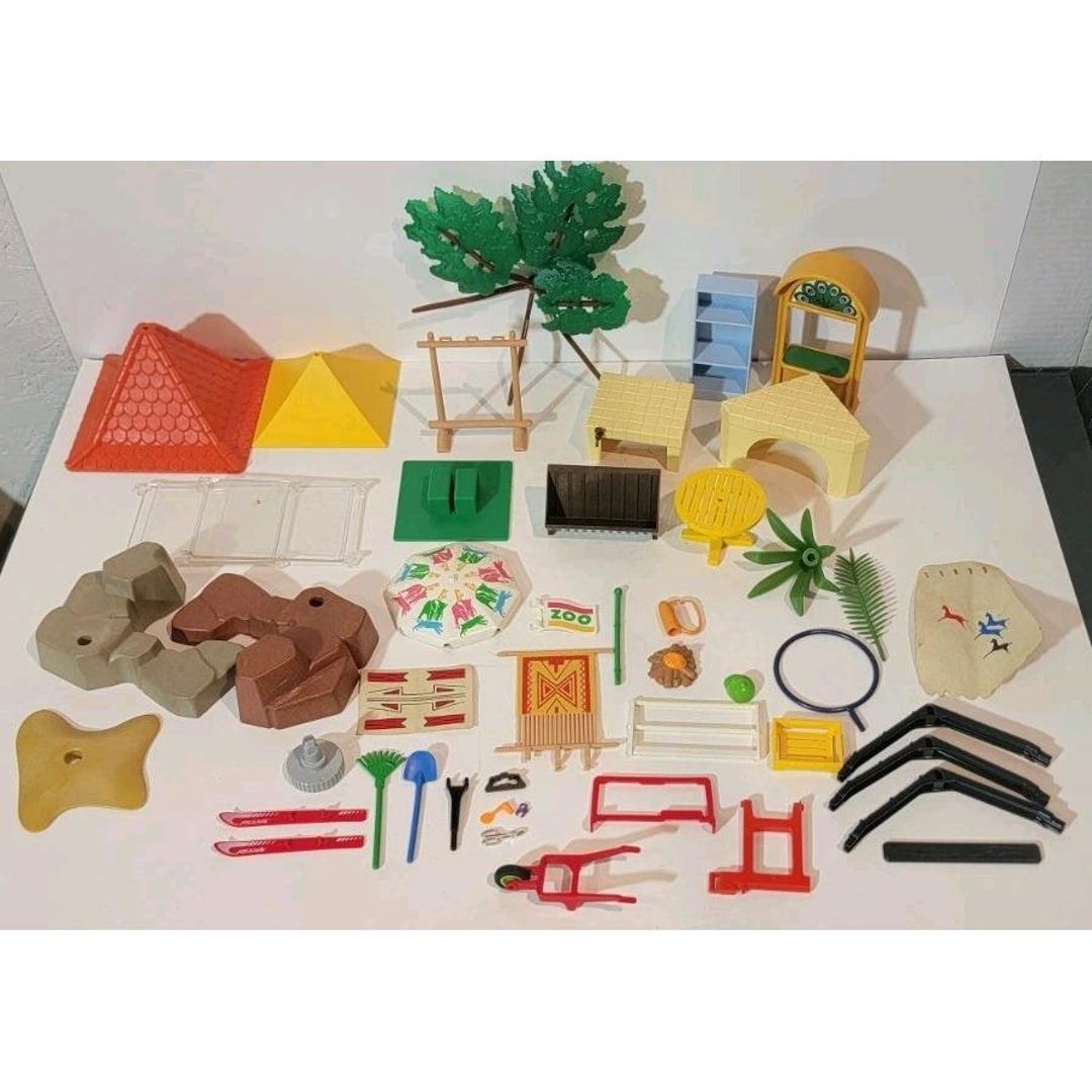 Mixed 50+ Playmobil Pieces Zoo, Western, Buildings, Trees, Stumps ...