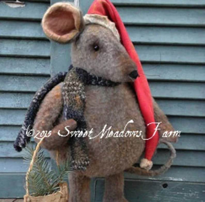 Primitive E-PATTERN Merry Christmas Mouse - Etsy