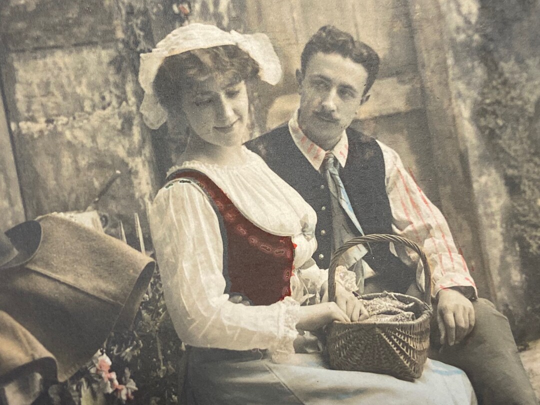 Early 1900's Paris Postcard Couple Translation Le Vrai Bonheur True ...