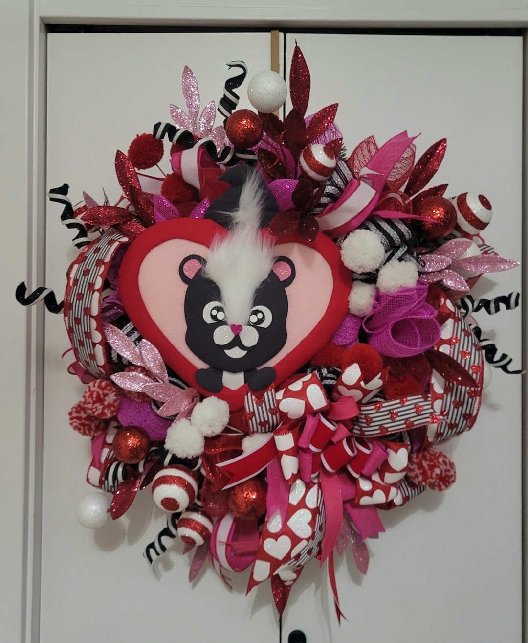 Valentine Skunk Wreath for Door, Valentine Wreath, Valentine Doorhanger ...