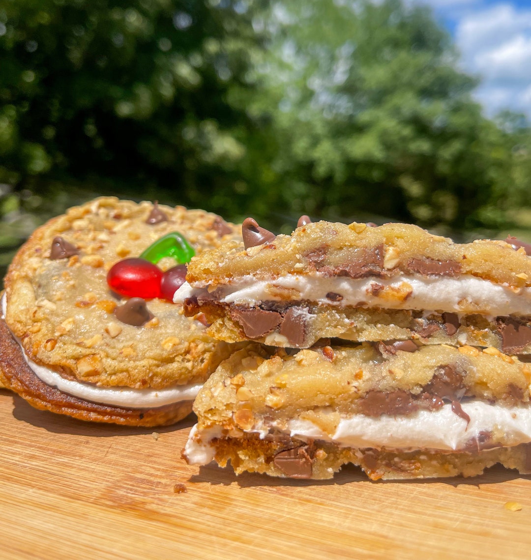 Banana Split Cookie Sandwich RECIPE | Courtney's Cookies and Creations ...