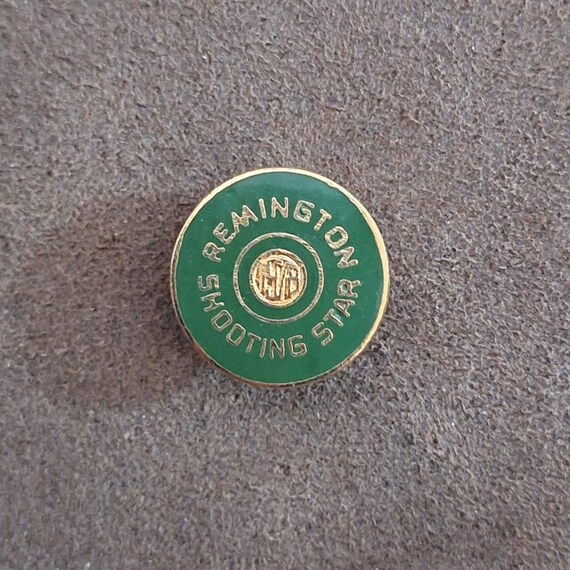 1970s Remington Shooting Star Green Enamel Pin - Gem