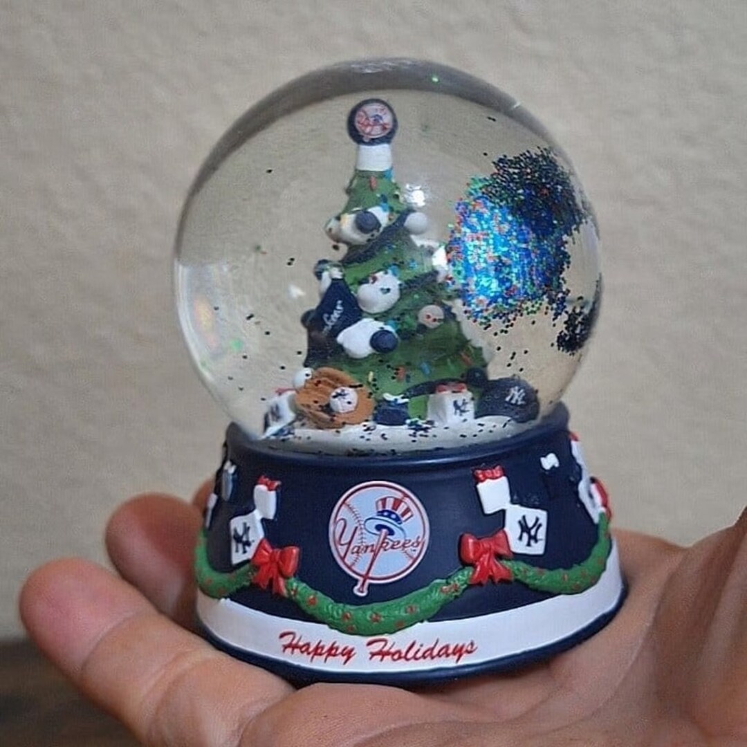 New York Yankees Happy Holidays Snow Globe - Etsy