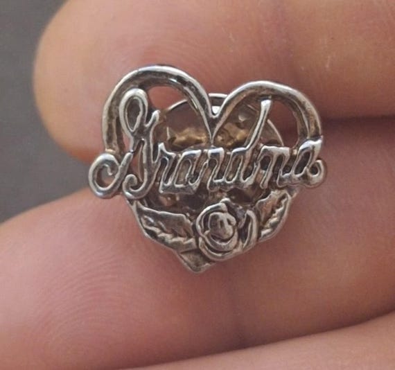 80s/90s Textured Grandma Rose Heart Pin - Gem