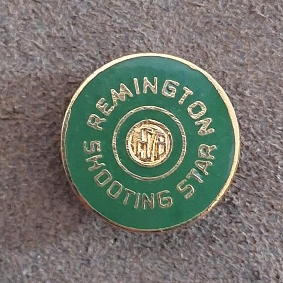1970s Remington Shooting Star Green Enamel Pin - Gem